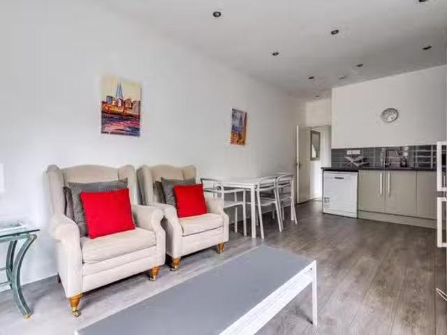 Mostyn Avenue