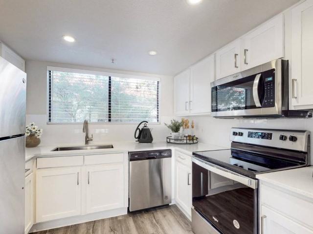 Mosaic 1 Bedroom Apartment for Rent at 7007 E Gold Dust Ave, Scottsdale, AZ 85253
