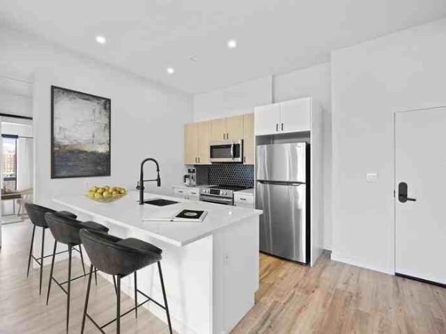 Mosaic 1 Bedroom Condo for Rent at 75 Baldwin St, Lynn, MA 01902