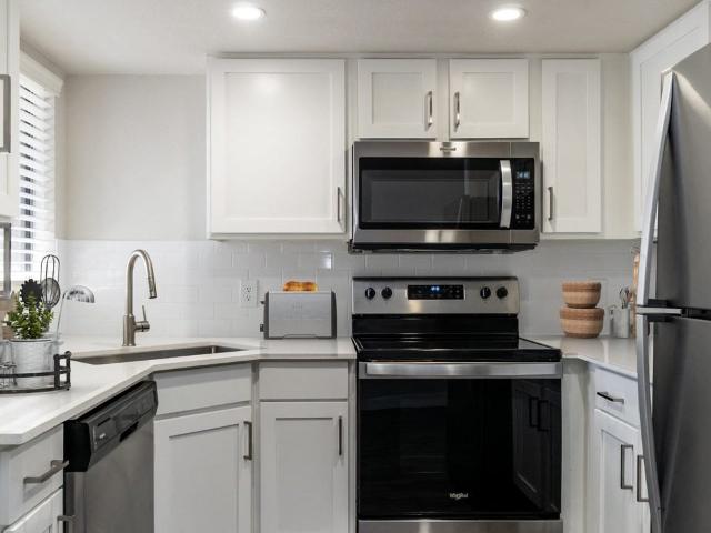 Mosaic 2 Bedroom Apartment for Rent at 7007 E Gold Dust Ave, Scottsdale, AZ 85253