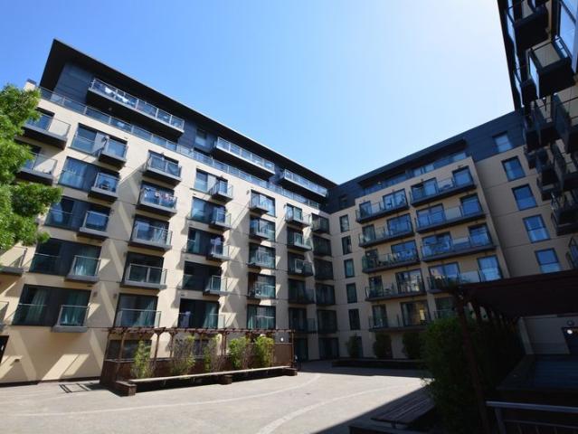 Mosaic Apartments High Street, Slough SL1, 1 bed flat to rent, £1,000 pcm | PrimeLocation