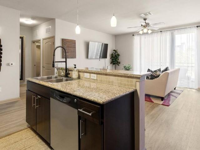 Mosaic Westshore Apartments 1 Bedroom Apartment for Rent at 110 S Hoover Blvd, Tampa, FL 33609 Beach Park