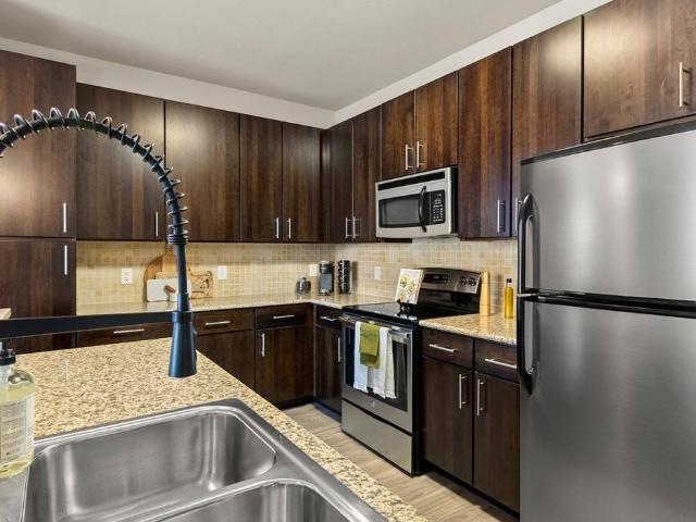 Mosaic Westshore Apartments 2 Bedroom Apartment for Rent at 110 S Hoover Blvd, Tampa, FL 33609 Beach Park
