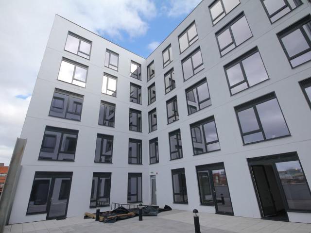 Moseley Gardens, Moseley Street. 2 bed apartment to rent £1,075 pcm £248 pw