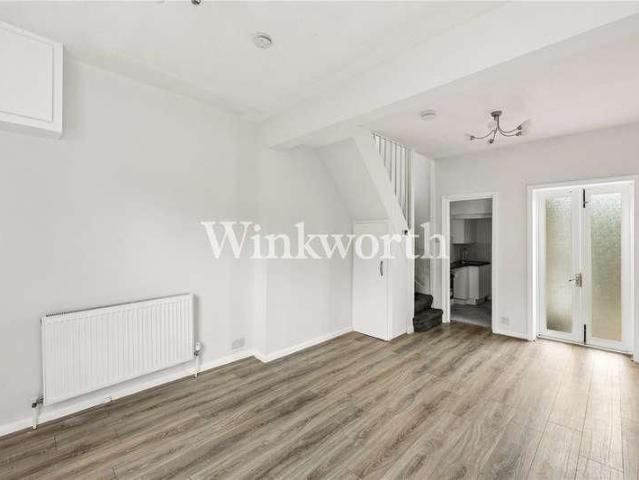 Moselle Avenue, London, N22