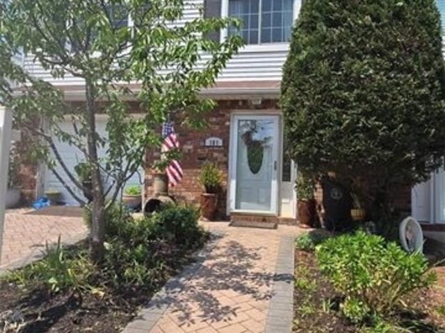 Mosely Ave, Staten Island, Home For Sale