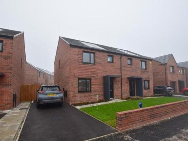 Moss Hey Drive, Manchester, 3 Bedroom House