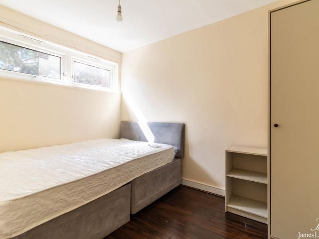 Moss House Close, Birmingham, B15