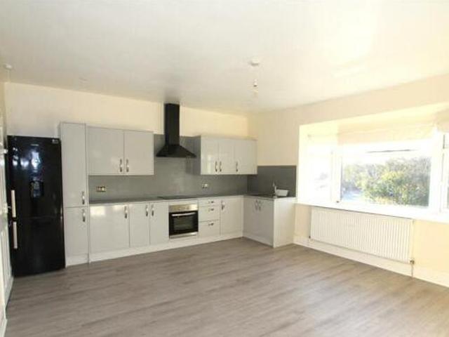 Moss Lane, Timperley, 2 Bedroom Flat