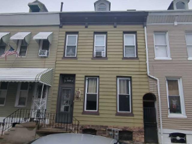 Moss St