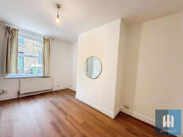 Moss Street, Newsome, Huddersfield, HD4
