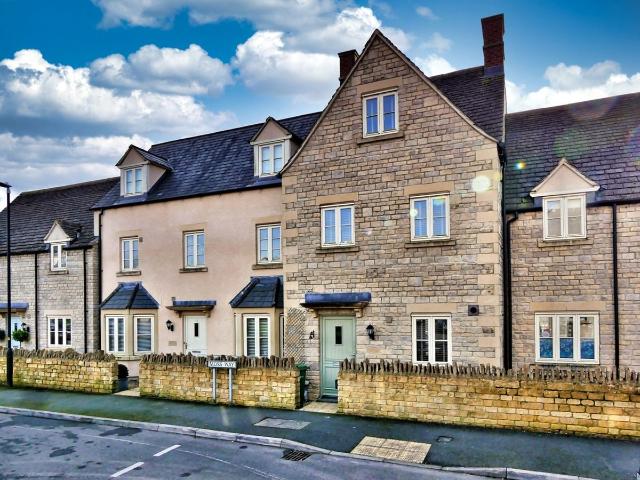 Moss Way, Cirencester GL7, 3 bed terraced house to rent, £1,550 pcm | PrimeLocation