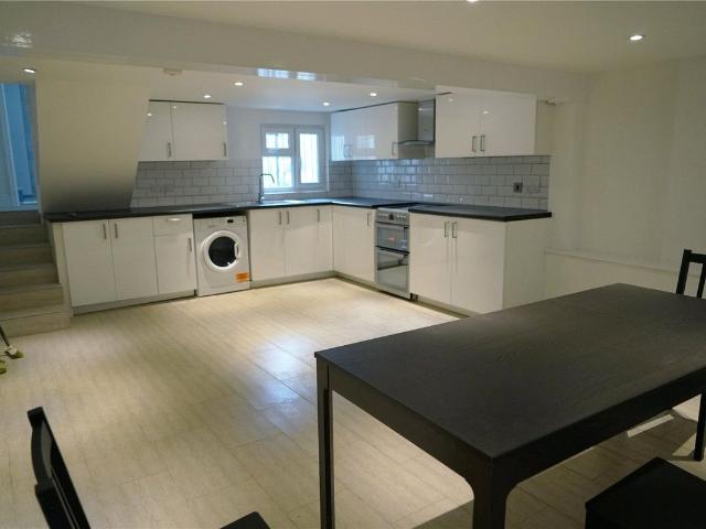 Mossford Street, London E3, 6 bed terraced house to rent, £6,000 pcm | PrimeLocation