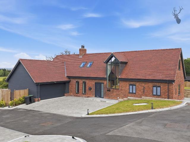 Mott Street, Loughton IG10, 4 bed detached house to rent, £7,000 pcm | PrimeLocation