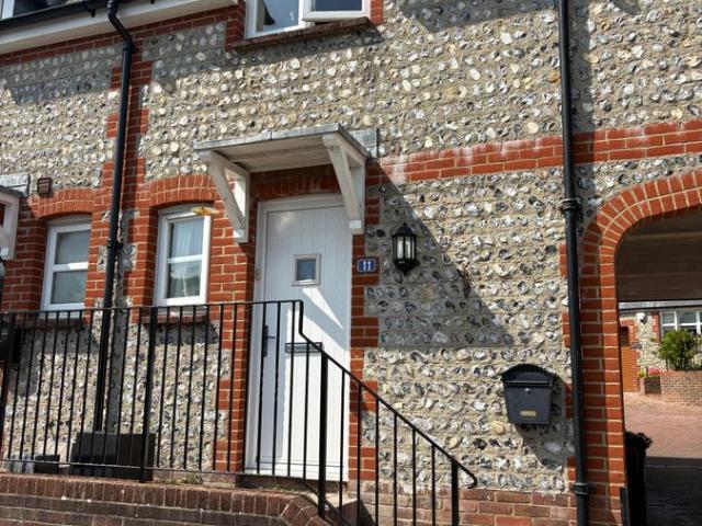 Motcombe Lane, Eastbourne BN21, 2 bed terraced house to rent, £1,300 pcm | PrimeLocation