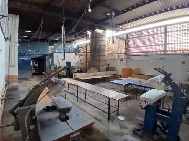 Motese avenida joão pessoa, galpão de 742mâ², equipado com 02 salas, wcs, salã£o com maquinas, cis