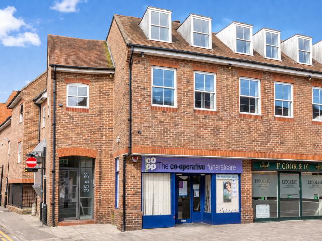 Moulsham Street, Chelmsford, Essex CM2, 2 bed flat to rent, £1,600 pcm | PrimeLocation