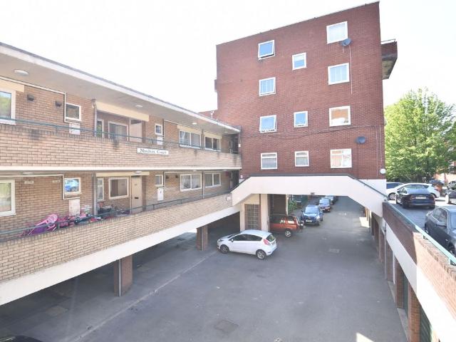 Moulton Court, Moulton Rise, Luton, Bedfordshire LU2, 2 bed flat to rent, £1,200 pcm | PrimeLocation