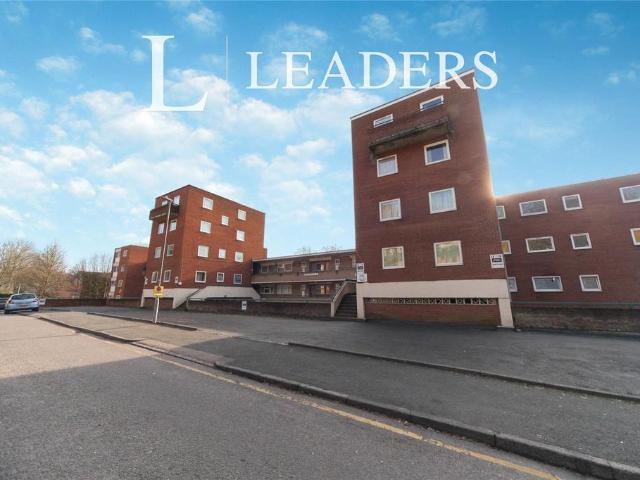 Moulton Rise, Luton, Bedfordshire, LU2 2 bed flat to rent £1,000 pcm £231 pw
