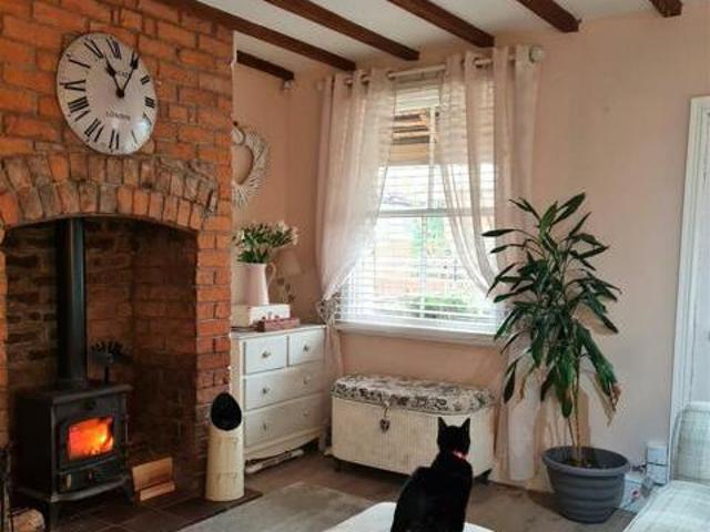 Mount Terrace, Ellesmere Road, 2 Bedroom Terraced