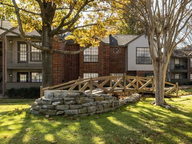 Mount Vernon 3 Bedroom Apartment for Rent at 1020 Scotland Dr, Desoto, TX 75115