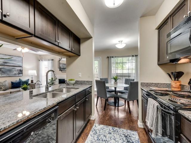 Mount Vernon 1 Bedroom Apartment for Rent at 1020 Scotland Dr, Desoto, TX 75115