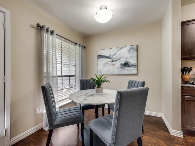 Mount Vernon 2 Bedroom Apartment for Rent at 1020 Scotland Dr, Desoto, TX 75115