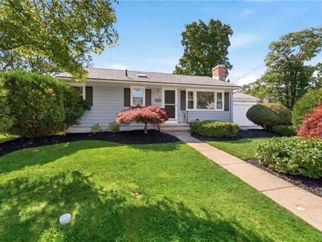 Mount View Dr, Cranston, Home For Sale