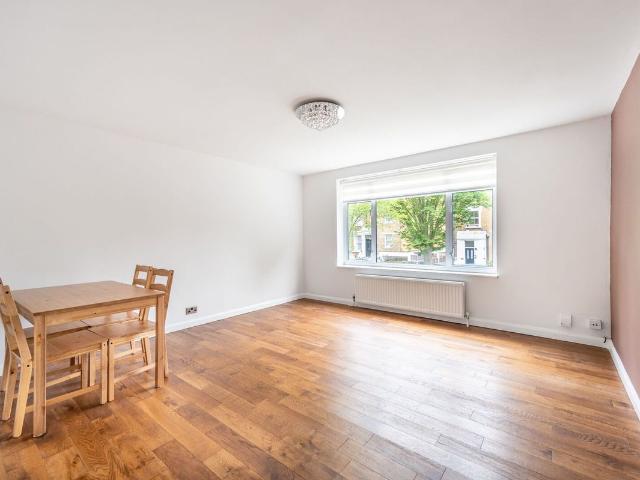 Mount Avenue, Ealing Broadway, London W5, 2 bed flat to rent, £3,500 pcm | PrimeLocation