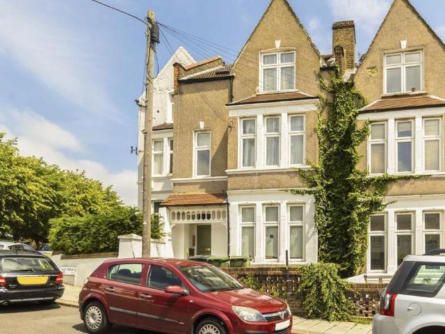 Mount Ephraim Lane, London SW16 2 bed flat to rent £1,900 pcm £438 pw