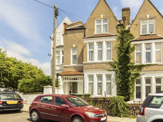 Mount Ephraim Lane, Streatham SW16, 2 bed flat to rent, £2,000 pcm | PrimeLocation