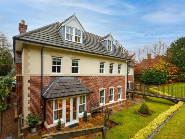 Mount Harry Road, Sevenoaks TN13 3GW 2 bed apartment to rent £2,200 pcm £508 pw
