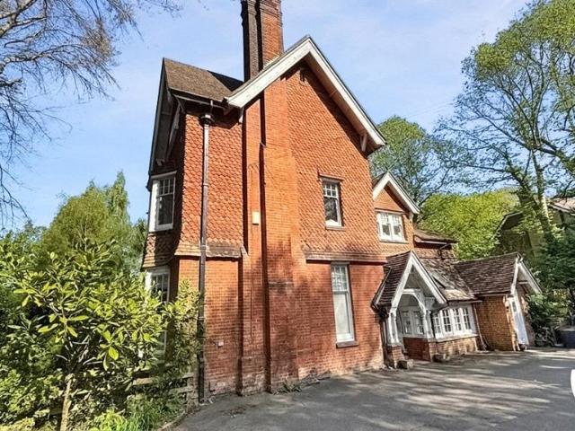 Mount Harry Road, Sevenoaks, Kent, TN13 3 bed flat to rent £2,000 pcm £462 pw