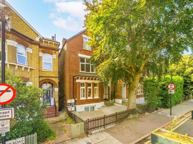 Mount Nod Road, London SW16 2 bed flat to rent £2,200 pcm £508 pw