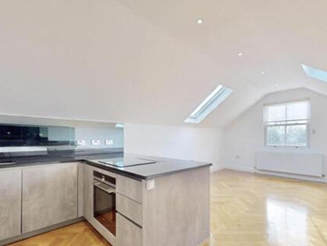 Mount Park Crescent, London, 2 Bedroom Flat