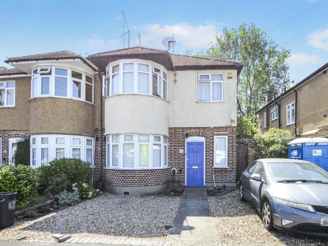 Mount Park Road, Pinner, HA5 2 bed flat to rent £1,650 pcm £381 pw