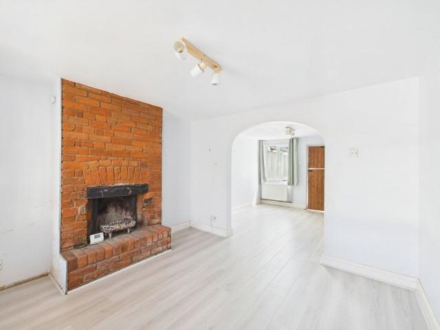Mount Pleasant, Wokingham, Berkshire RG41, 2 bed terraced house to rent, £1,450 pcm | PrimeLocation