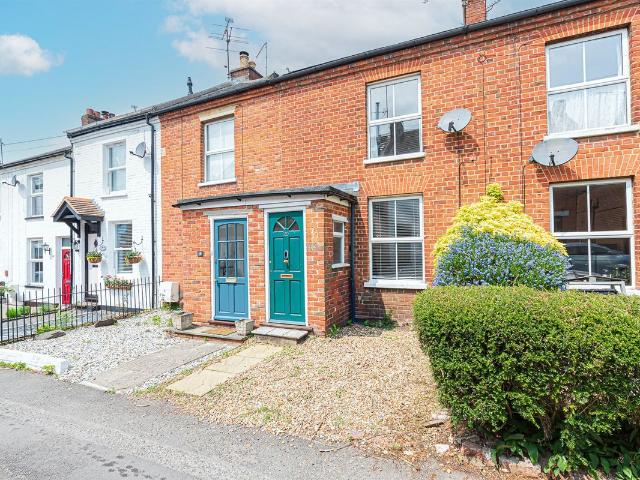 Mount Pleasant, Wokingham RG41, 2 bed terraced house to rent, £1,500 pcm | PrimeLocation
