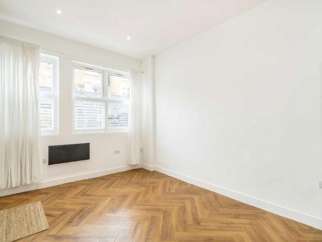 Mount Pleasant Crescent, London N4 1 bed flat to rent £2,000 pcm £462 pw