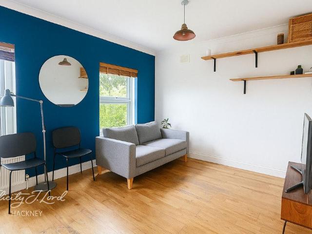 Mount Pleasant Lane, LONDON 2 bed flat to rent £2,200 pcm £508 pw