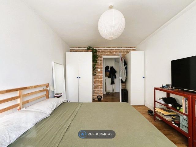 Mount Pleasant Lane, London E5, 2 bed flat to rent, £2,290 pcm | PrimeLocation