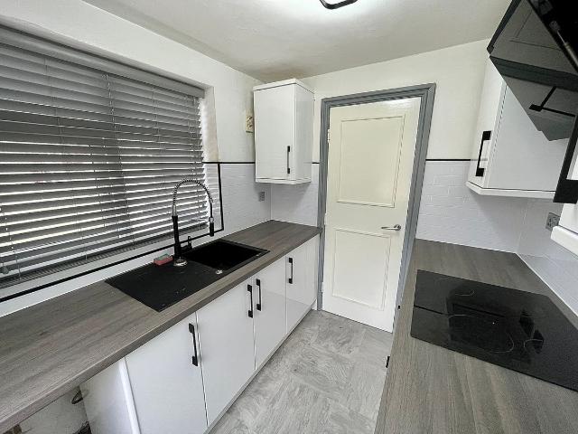 Mount Pleasant, Liverpool L22, 3 bed flat to rent, £300 pcm | PrimeLocation