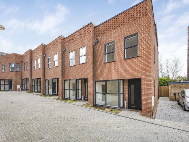 Mount Pleasant, Reading RG1, 3 bed end terrace house to rent, £1,850 pcm | PrimeLocation