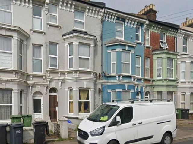 Mount Pleasant Road, Hastings TN34, 1 bed flat to rent, £850 pcm | PrimeLocation