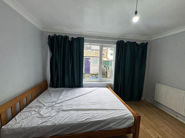Mount Pleasant Road, London N17, Room to rent, £725 pcm | PrimeLocation