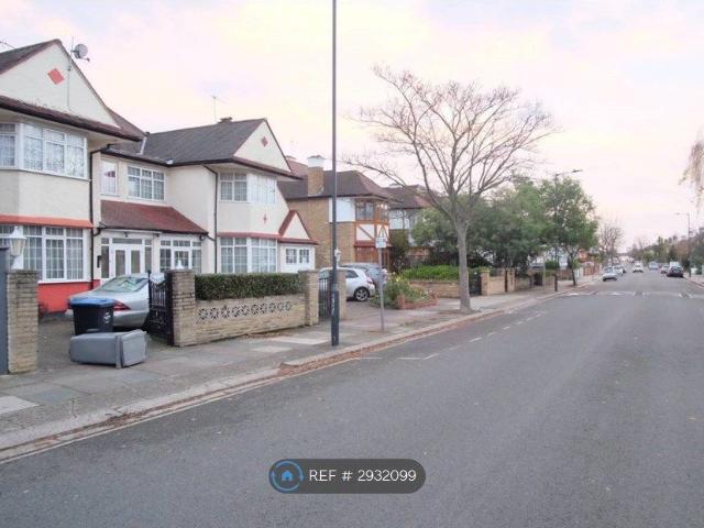 Mount Pleasant Road, London NW10, 4 bed semi detached house to rent, £4,500 pcm | PrimeLocation