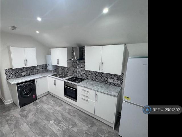 Mount Pleasant Road, London, SE13 2 bed flat to rent £1,695 pcm £391 pw