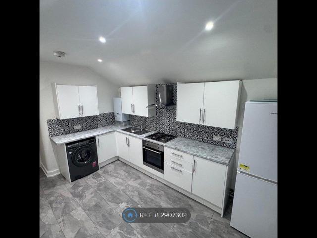 Mount Pleasant Road, London SE13, 2 bed flat to rent, £1,795 pcm | PrimeLocation