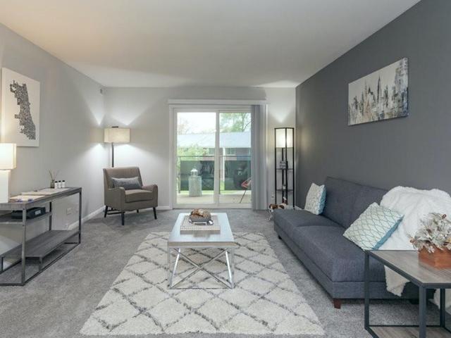 Mount Prospect Greens 3 Bedroom Apartment for Rent at 1958 W Algonquin Rd, Mount Prospect, IL 60056