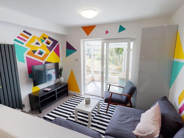 Mount Road, Bath BA2 6 bed house to rent £5,718 pcm £1,320 pw